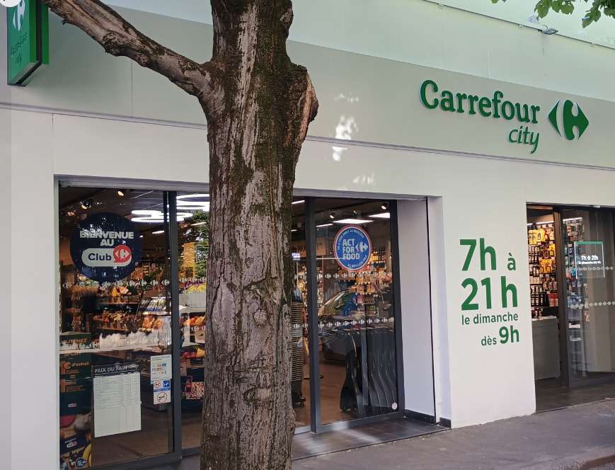 CARREFOUR PROXIMITÉ : Carrefour modernise ses magasins : deux ...